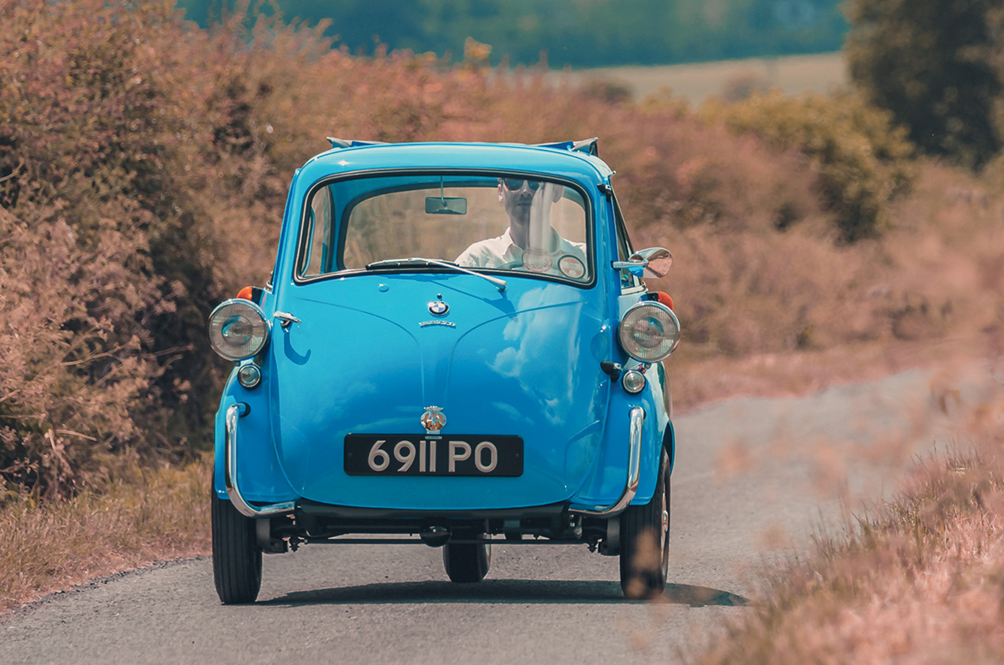 20 carros clássicos com carroçaria em forma de bolha