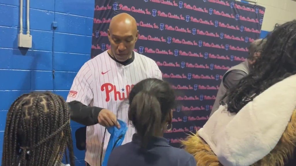 Christmas comes early for kids at South Philadelphia PAL center: "I ...