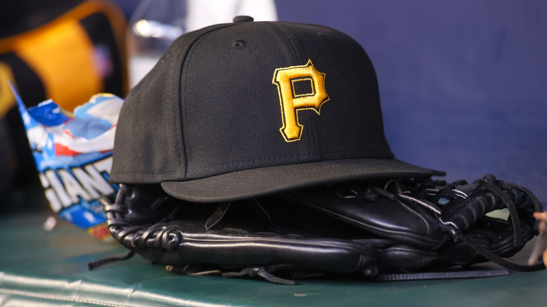 Pirates reportedly sign World Series champion veteran reliever