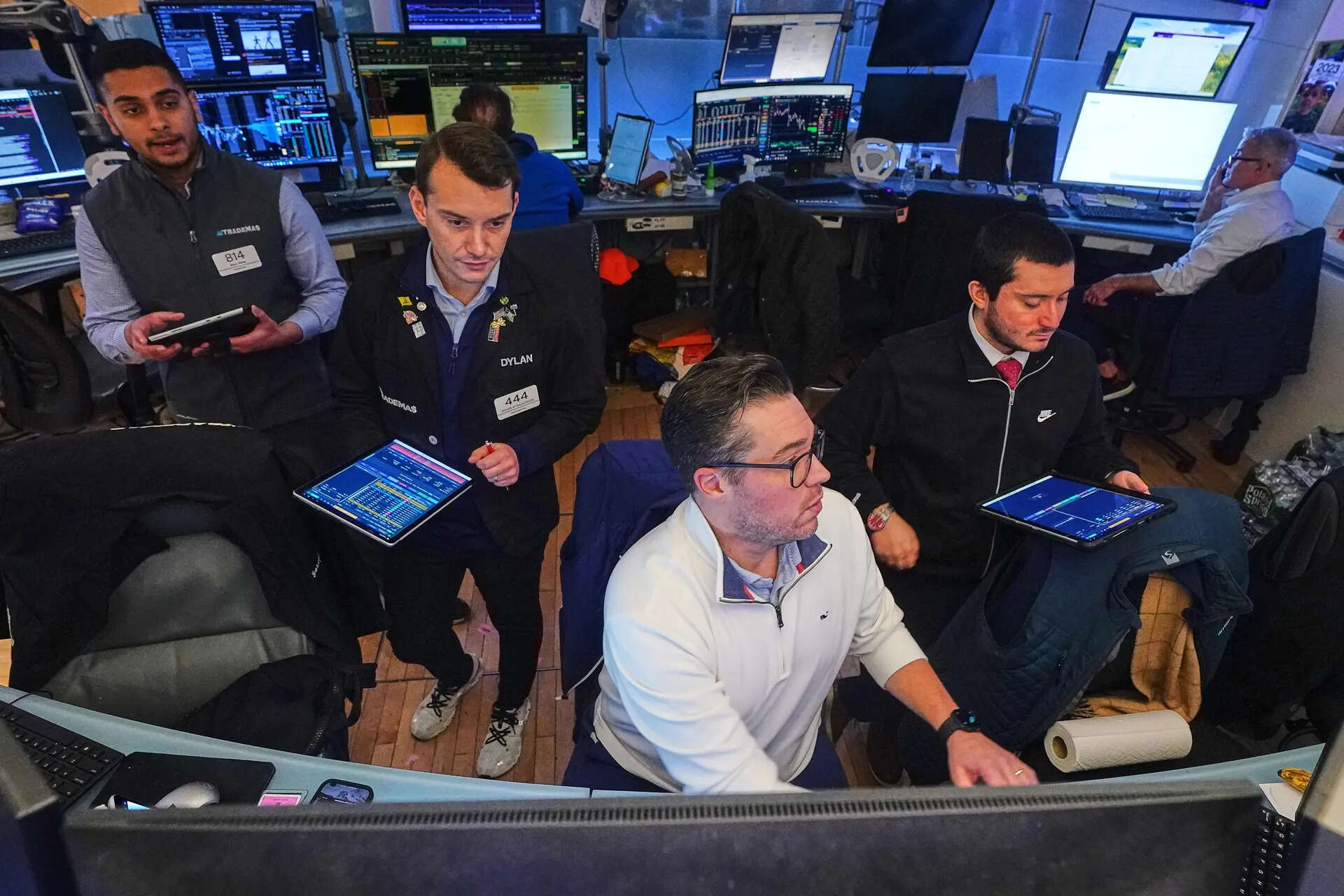 Nasdaq, Dow Jones, S&P futures flatline as traders eagerly await Fed's ...