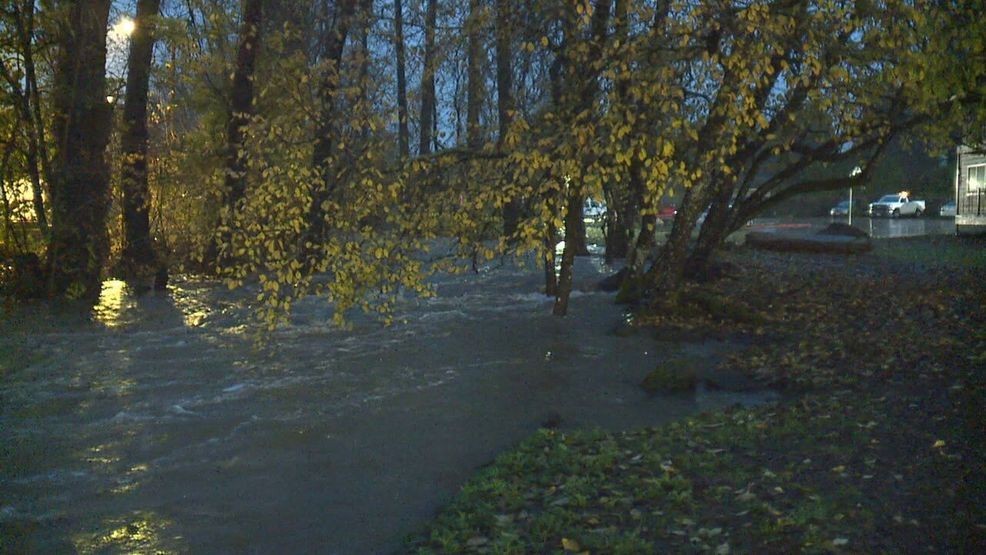 SE Portland residents vigilant as Johnson Creek recedes after rising 30 ...