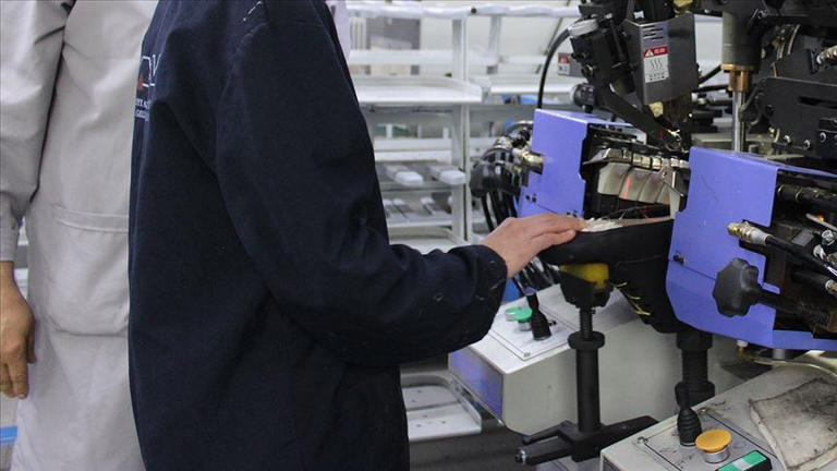 AR-GE istihdamın lokomotifi oldu, yazılımdaki personel sayısı imalat ...