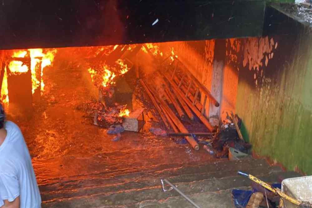 Basement pesantren di Jagakarsa terbakar, 42 personel damkar dikerahkan