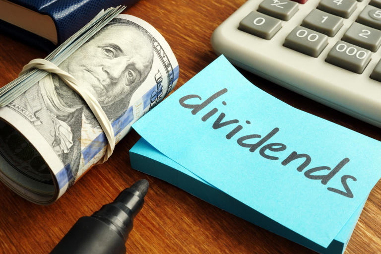 The 2 best dividend stocks to buy now and hold forever
