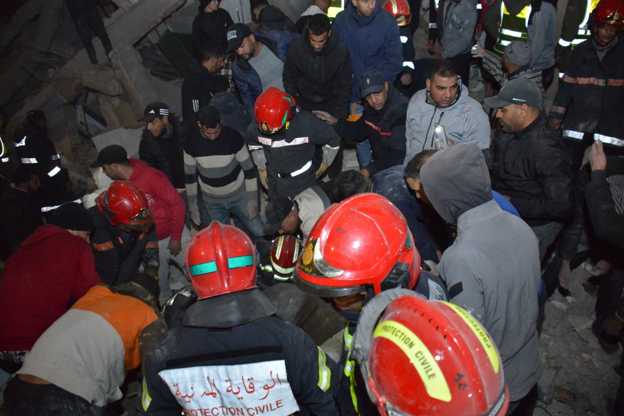 Morocco collapse kills 22 in buildings with 'signs of cracking'