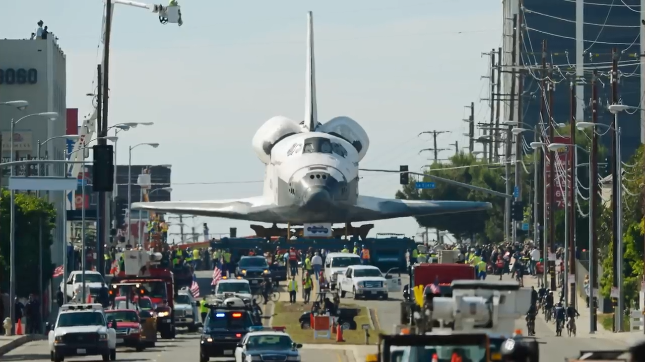 The day a pickup truck pulled the space shuttle through Los Angeles