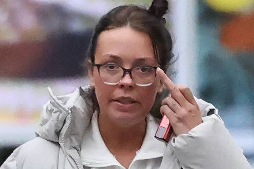 'I do have something to declare' mum admits at airport with pink suitcase