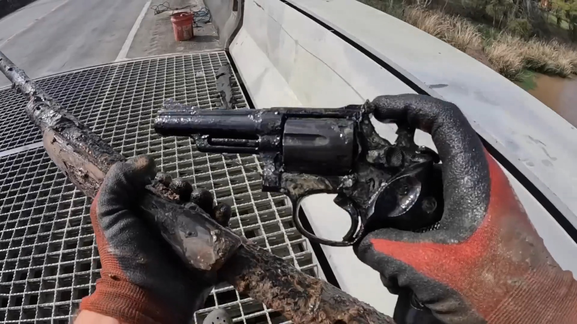 This gun looked wrong… very wrong - police agreed