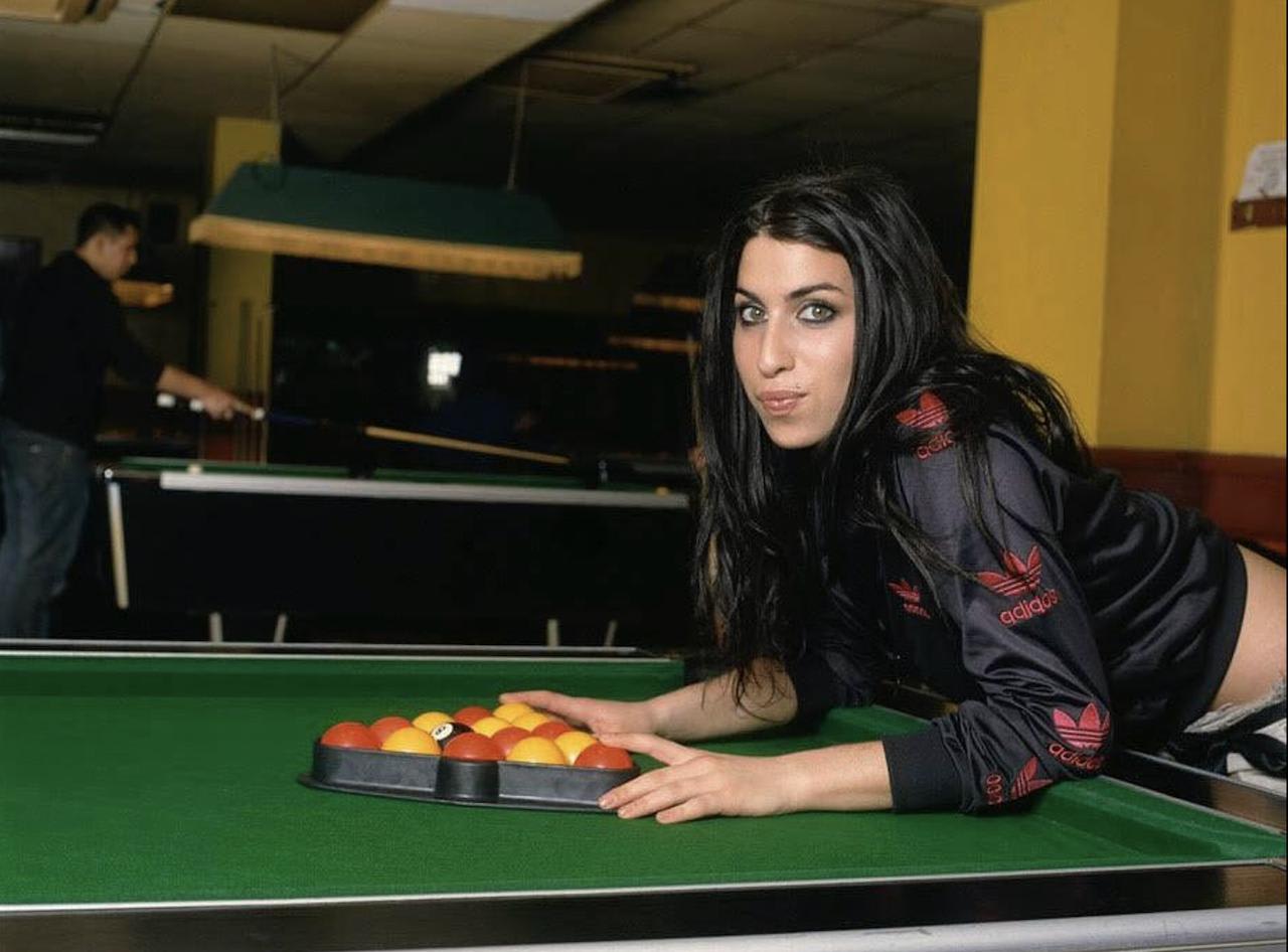 Amy Winehouse dad gets emotional in court while suing her friends for ...
