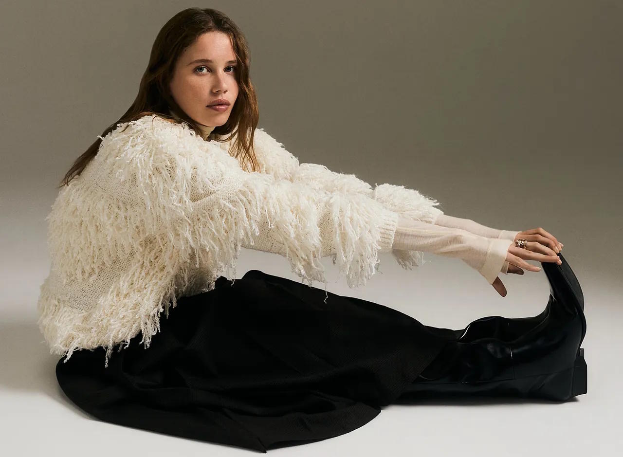 From understated to elegant: The 5 fringed sweaters from Zara and H&M ...