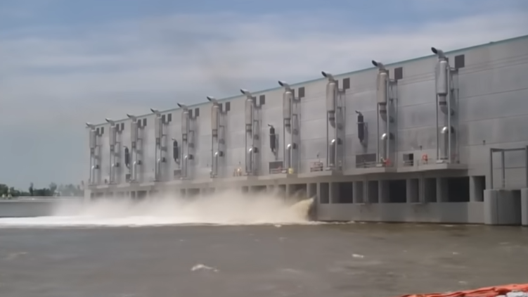 How fluid dynamics can kill pumps and shut down cities