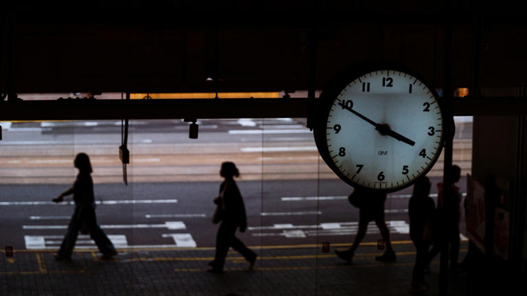 Scientist claims time travel backward could happen within 4 years