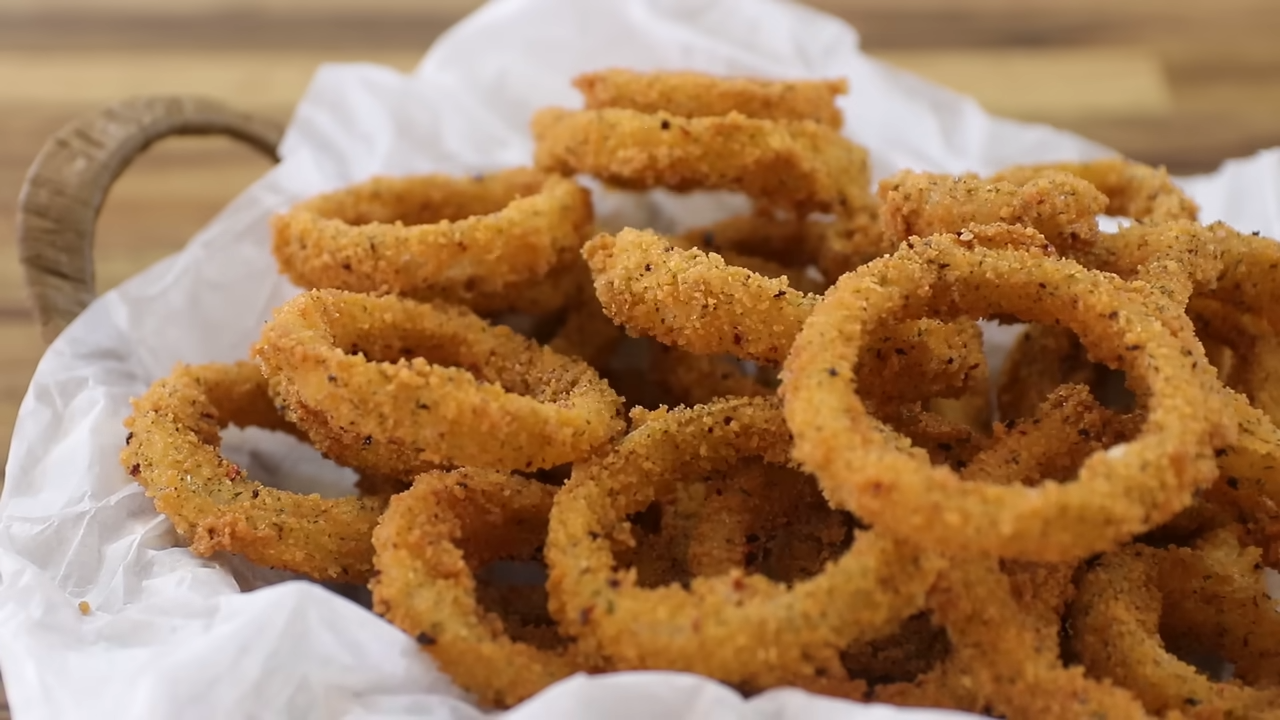 Why these onion rings stay crunchy every time