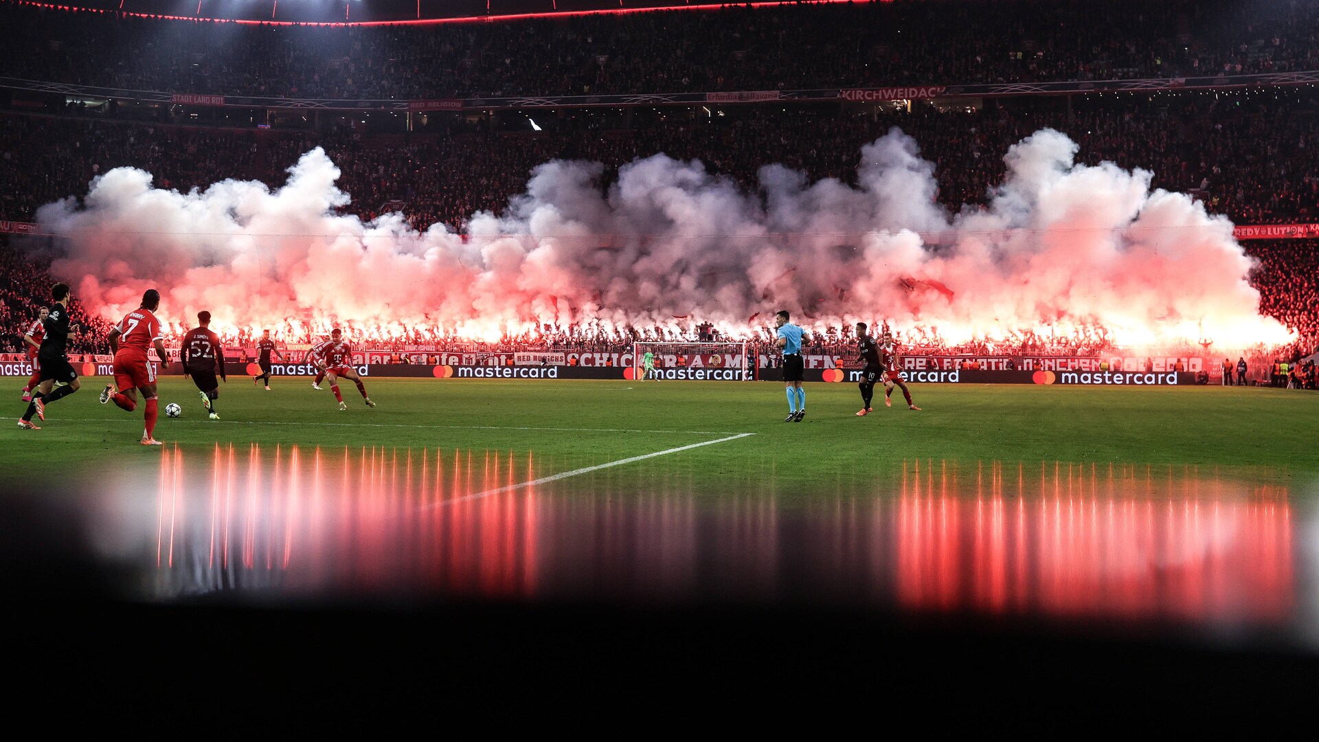 Pyro-Zoff beim FC Bayern ist eine peinliche Selbstinszenierung der Fans