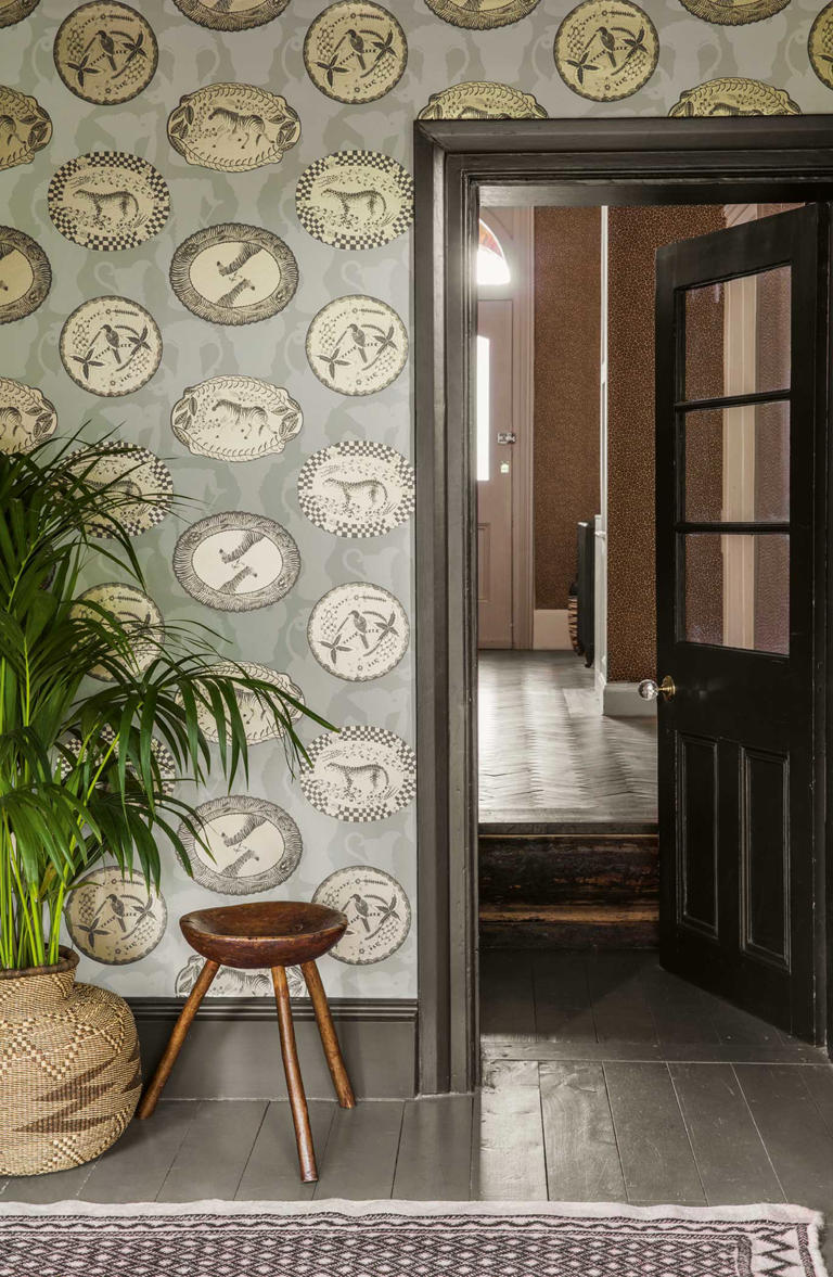 3 places designers would never, ever hang wallpaper in a home — it's a ...