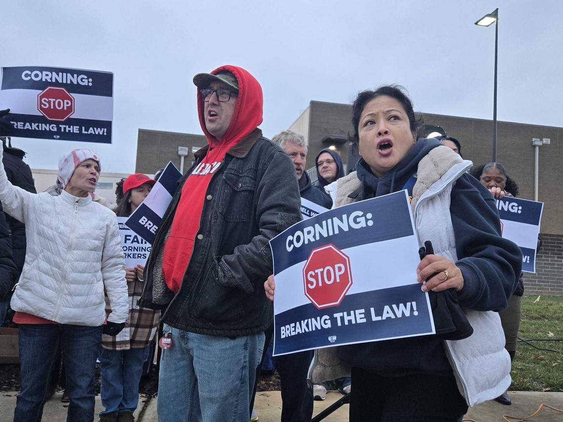Corning workers and supporters rally in Charlotte for expanding union in NC