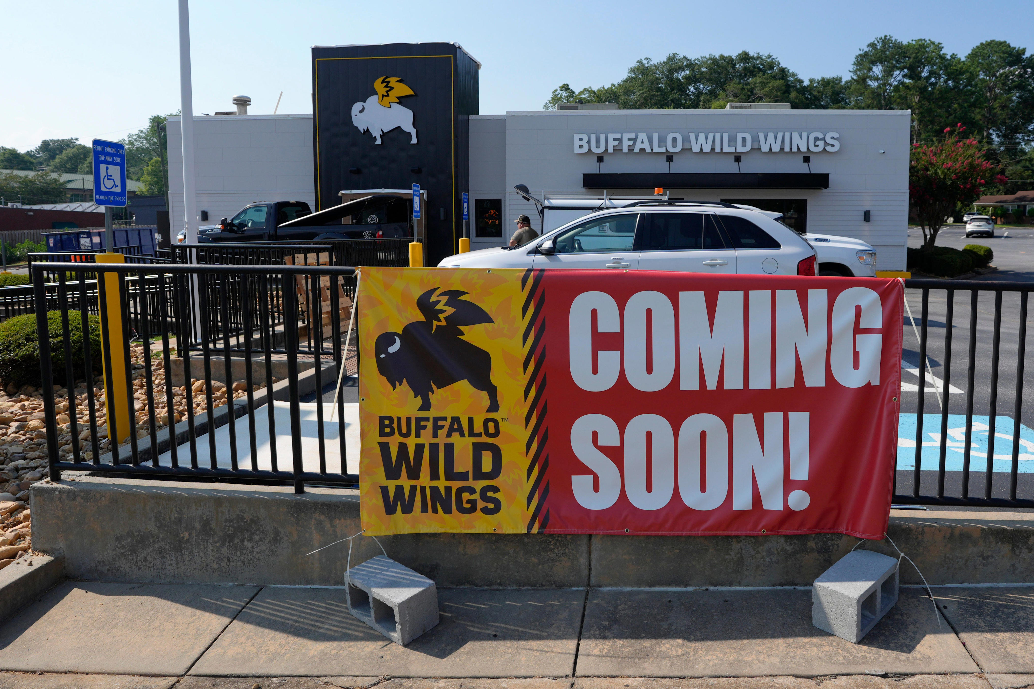 Buffalo Wild Wings finally moving forward on Pace restaurant