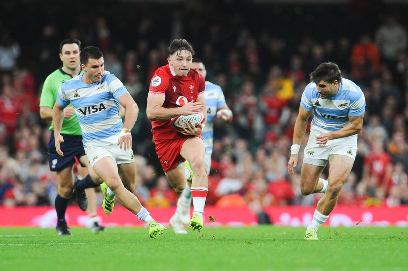 English giants target Wales fly-half as stock rises