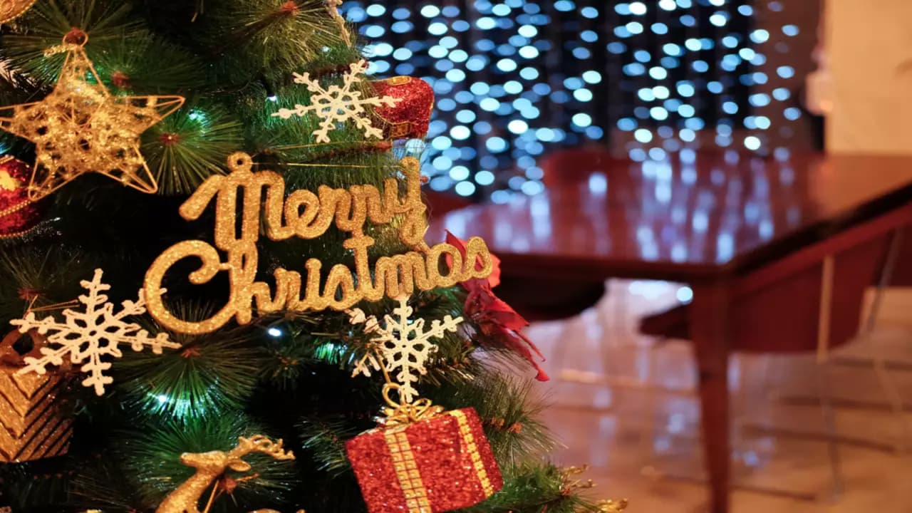 Why Christmas Eve Is Celebrated: Meaning, Traditions & Why It’s Celebrated
