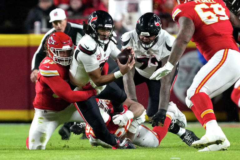 DeMeco Ryans as coach of the year? A Tank Dell return? Matt Burke's ...