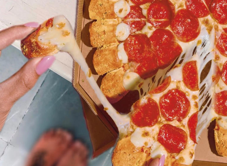 5 chain restaurants with the best stuffed crust pizza, according to diners