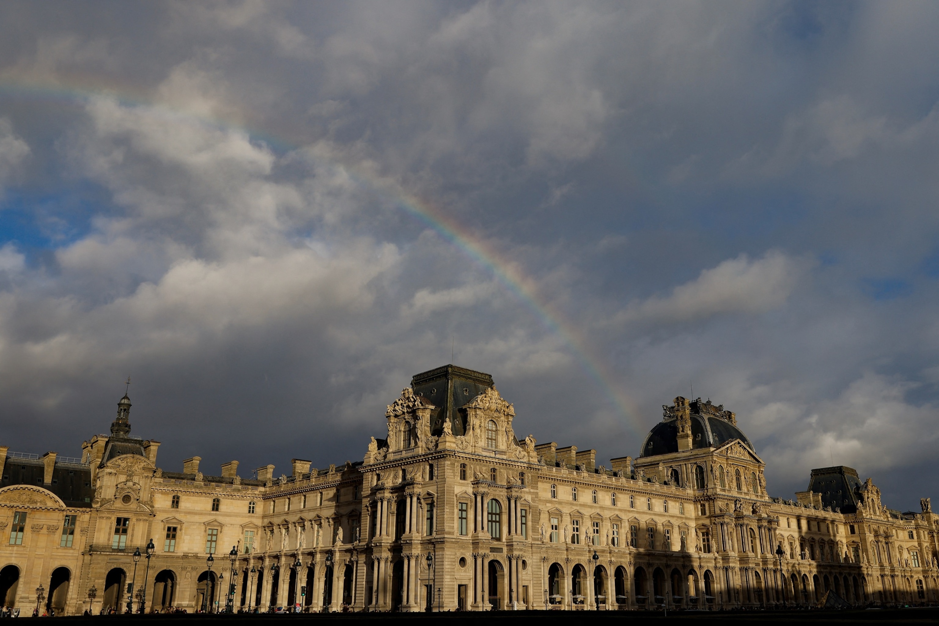 French watchdog details uncertainty over Louvre security cameras