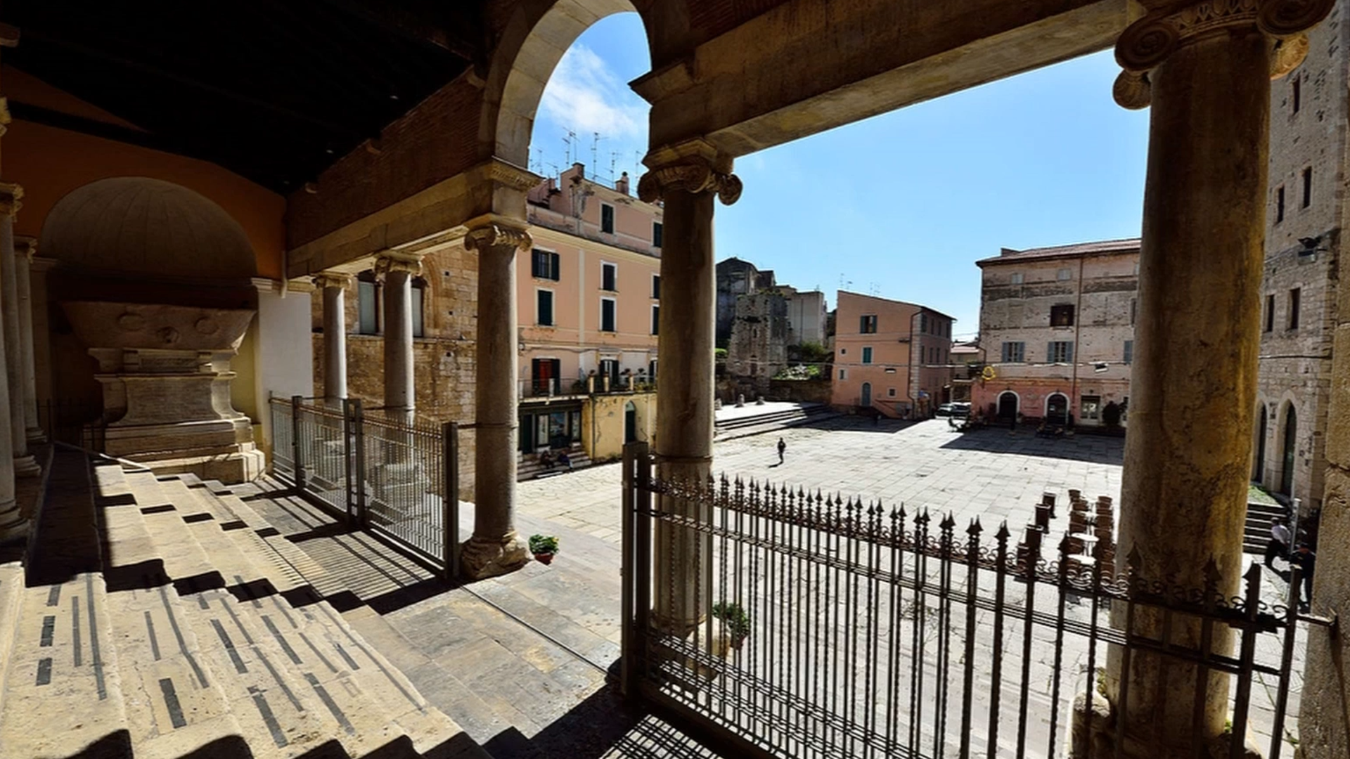 The hidden Roman palace inside a pope's backyard