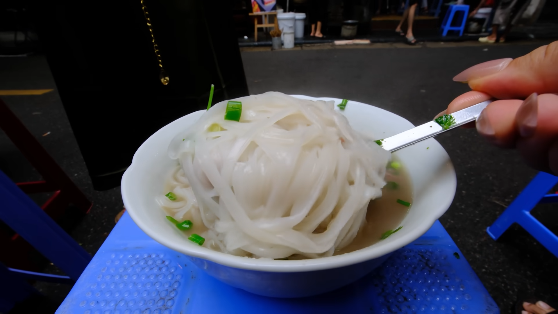 24 hours eating only Vietnamese street food challenge