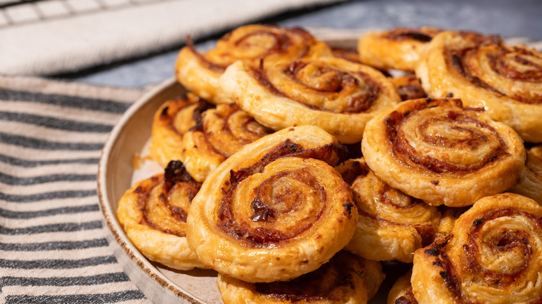 Easy muffuletta party pinwheels recipe