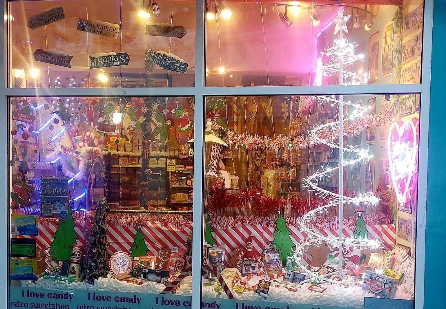 Sparkling Christmas windows brighten up Worthing town centre and ...