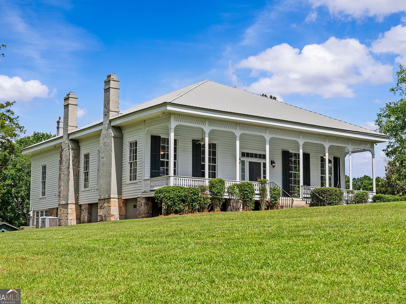 Timeless 1900 farmhouse in Gray, Georgia, nestled on over 120 acres of ...