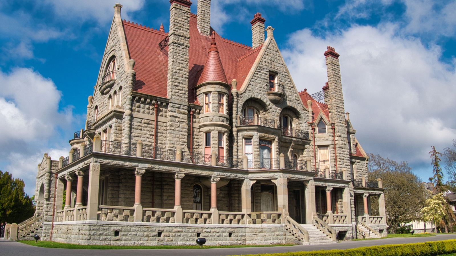 21 historic Canadian landmarks that are falling into ruin