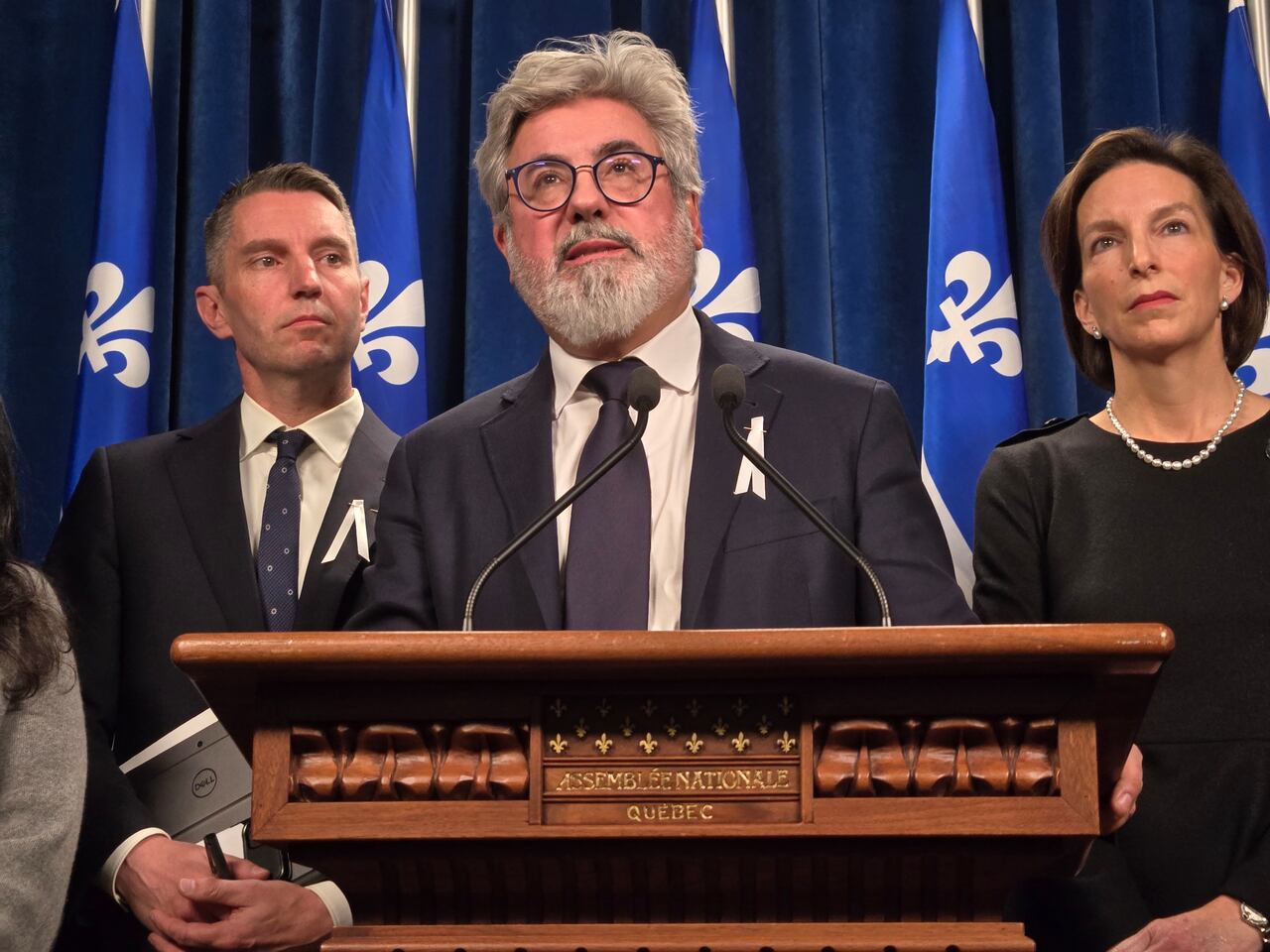 Text messages at heart of Quebec Liberal Party scandal a cut-and-paste ...