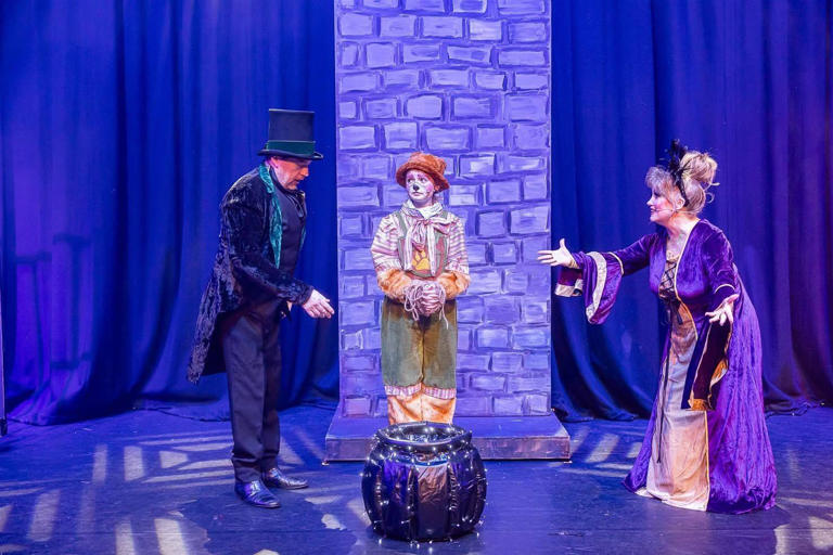 It’s panto time... oh no it isn’t... oh yes it is!