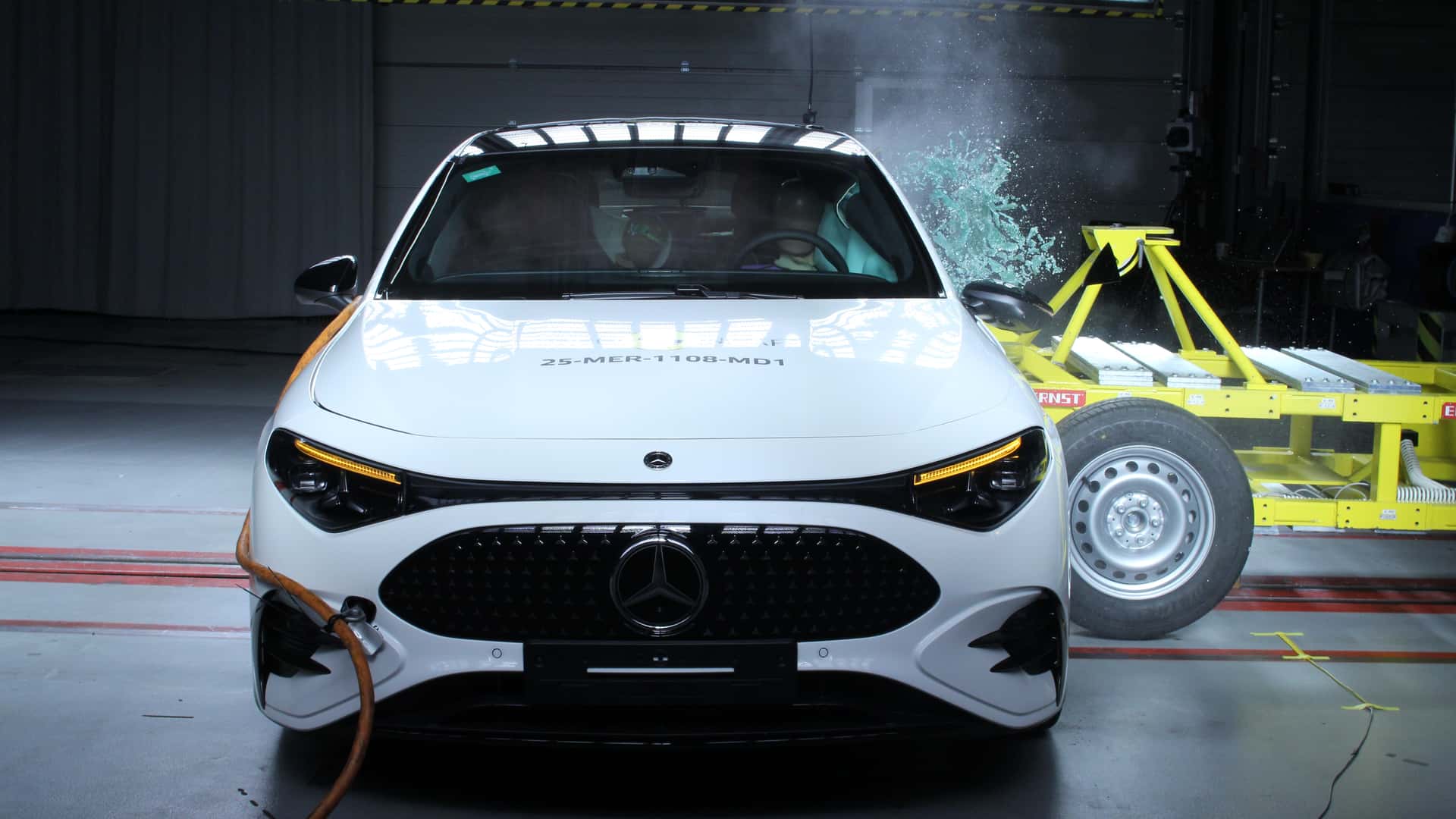 Últimas pruebas Euro NCAP 2025: el CLA y el SUV eléctrico Deepal S05, a ...