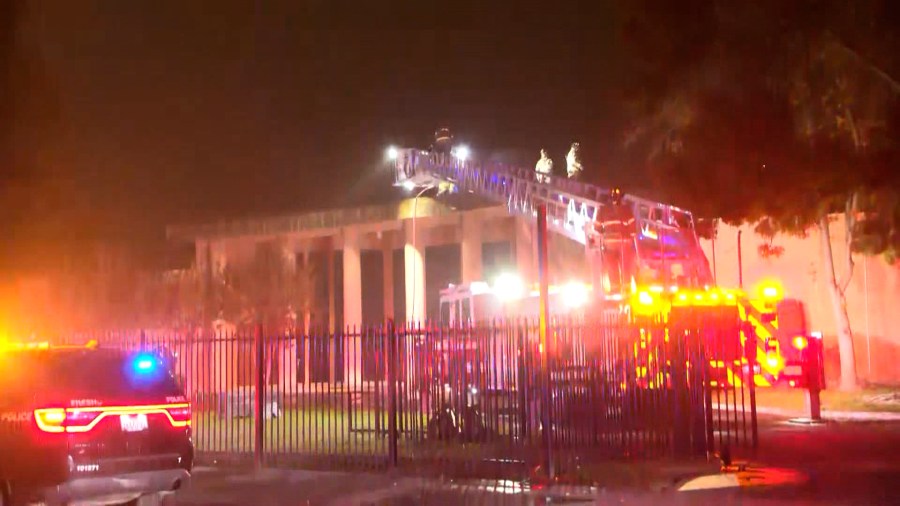 Person flees rooftop after Fresno fire