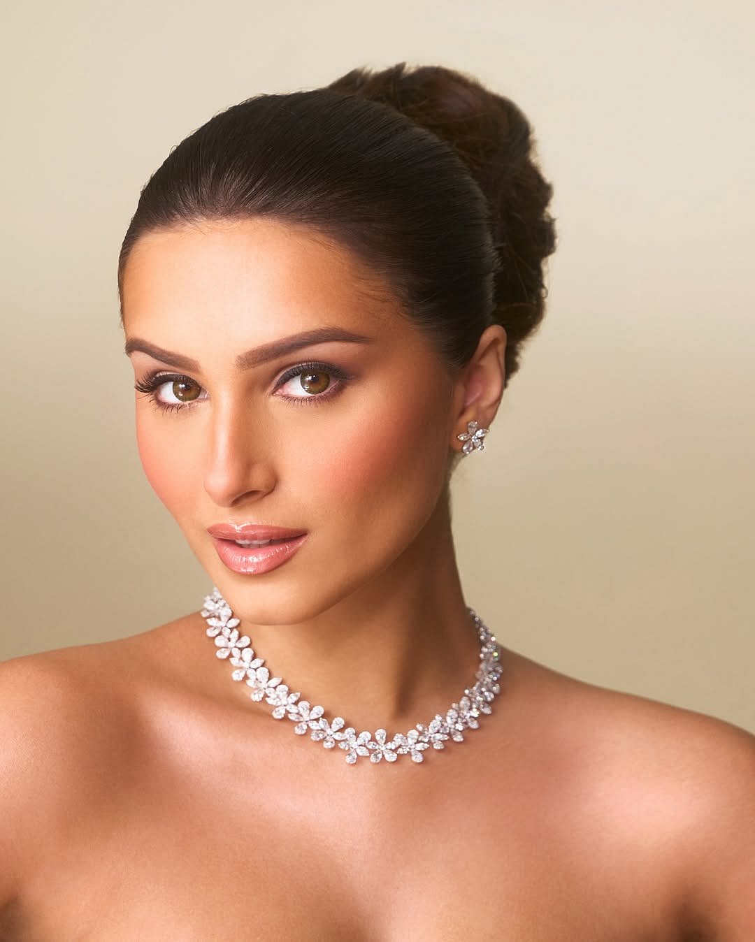Tara Sutaria Recreates Jennifer Lopez's Iconic 2000s Gown From 'Maid In ...
