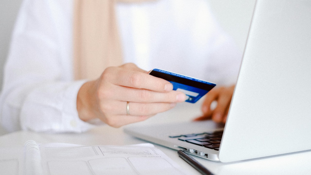 New debit cards now dangle rewards