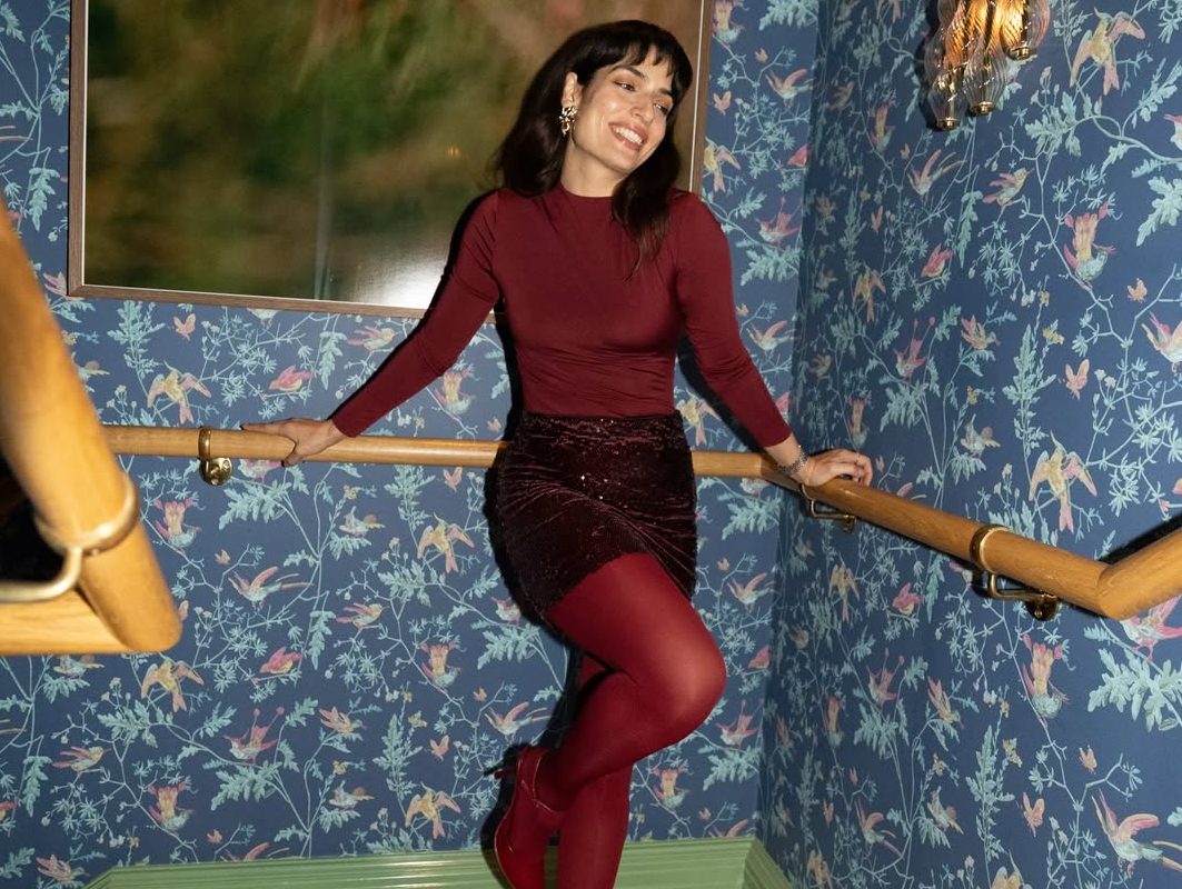 Το red-on-red outfit της Τόνιας Σωτηροπούλου θα σε βάλει αμέσως στο πιο ...
