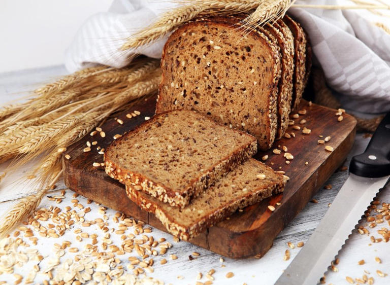 7 best whole grain breads on grocery shelves, according to dietitians