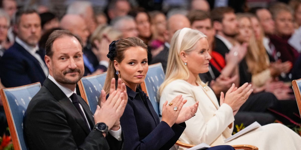 La princesa Ingrid Alexandra eclipsa a su madre, Mette-Marit de Noruega ...
