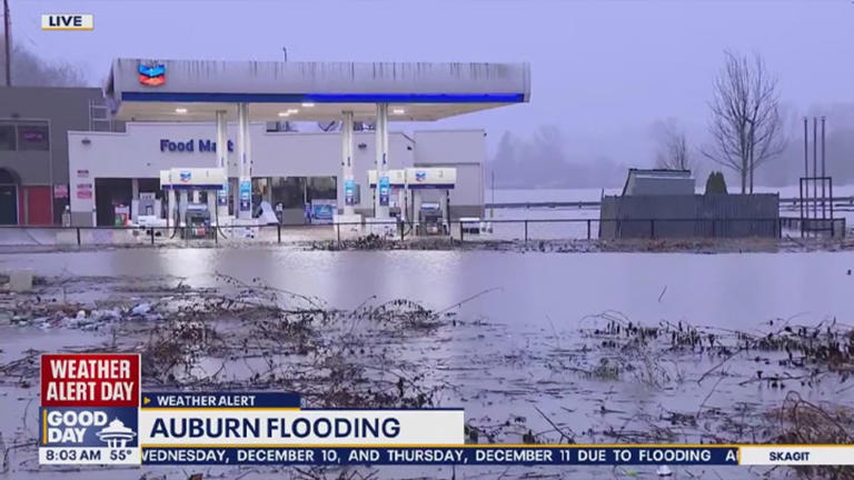 Live updates: 'Go now' evacuations, flooding, road closures in western WA