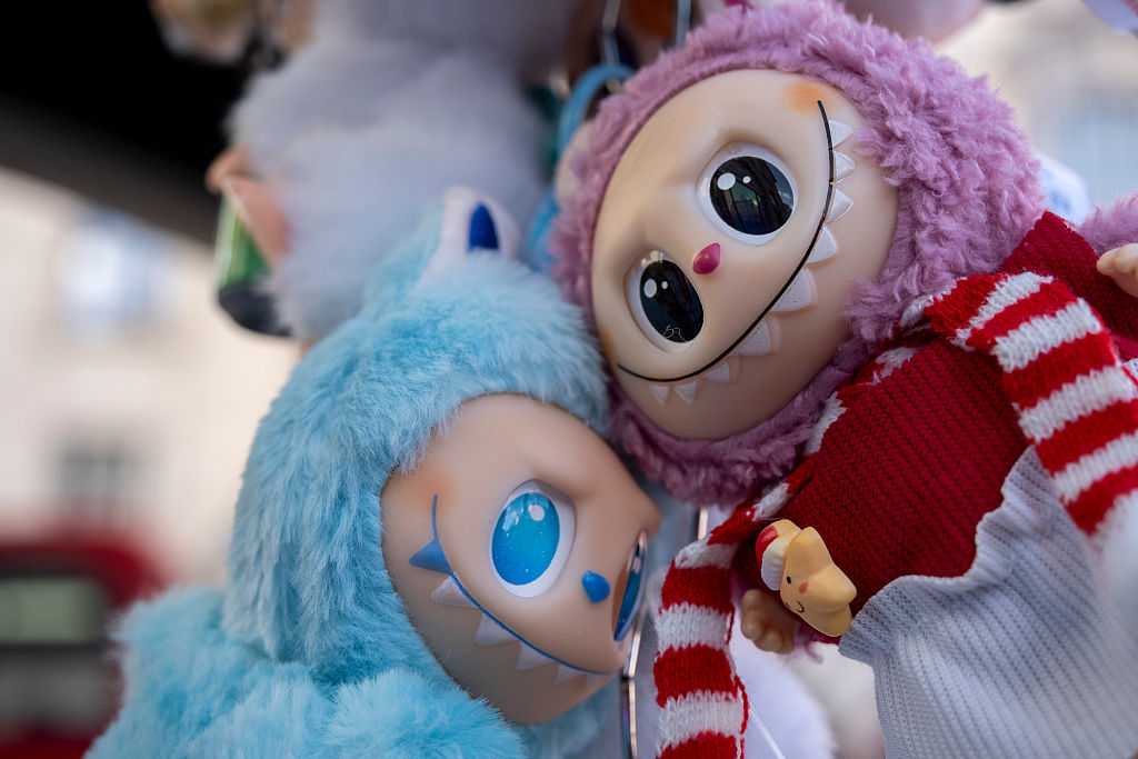 Video shows how to spot a fake Labubu, or 'Lafufu' this holiday season