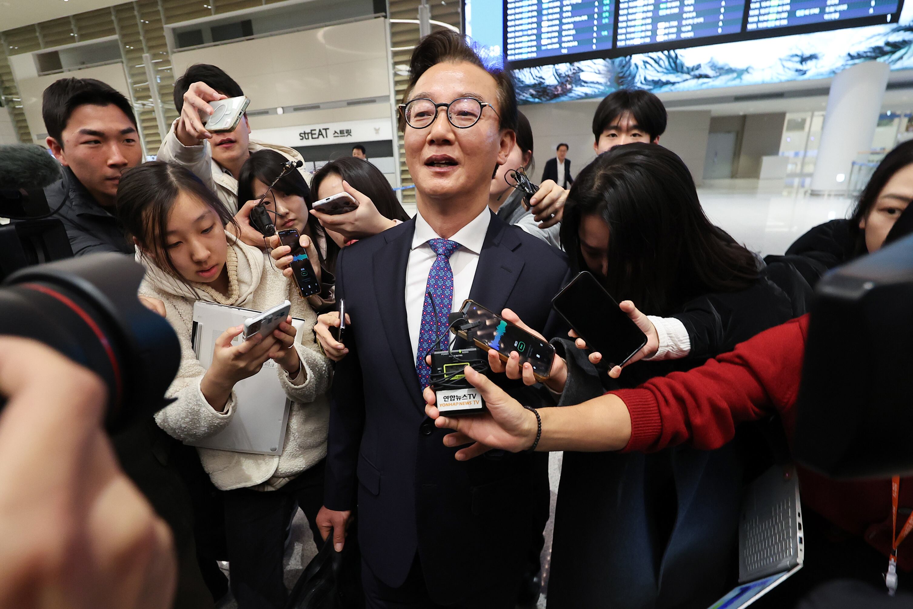 Chun Jae-soo resigns as oceans minister amid Unification Church allegations