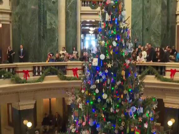 Wisconsin State Capitol holiday tree makes the list of top 10 holiday ...