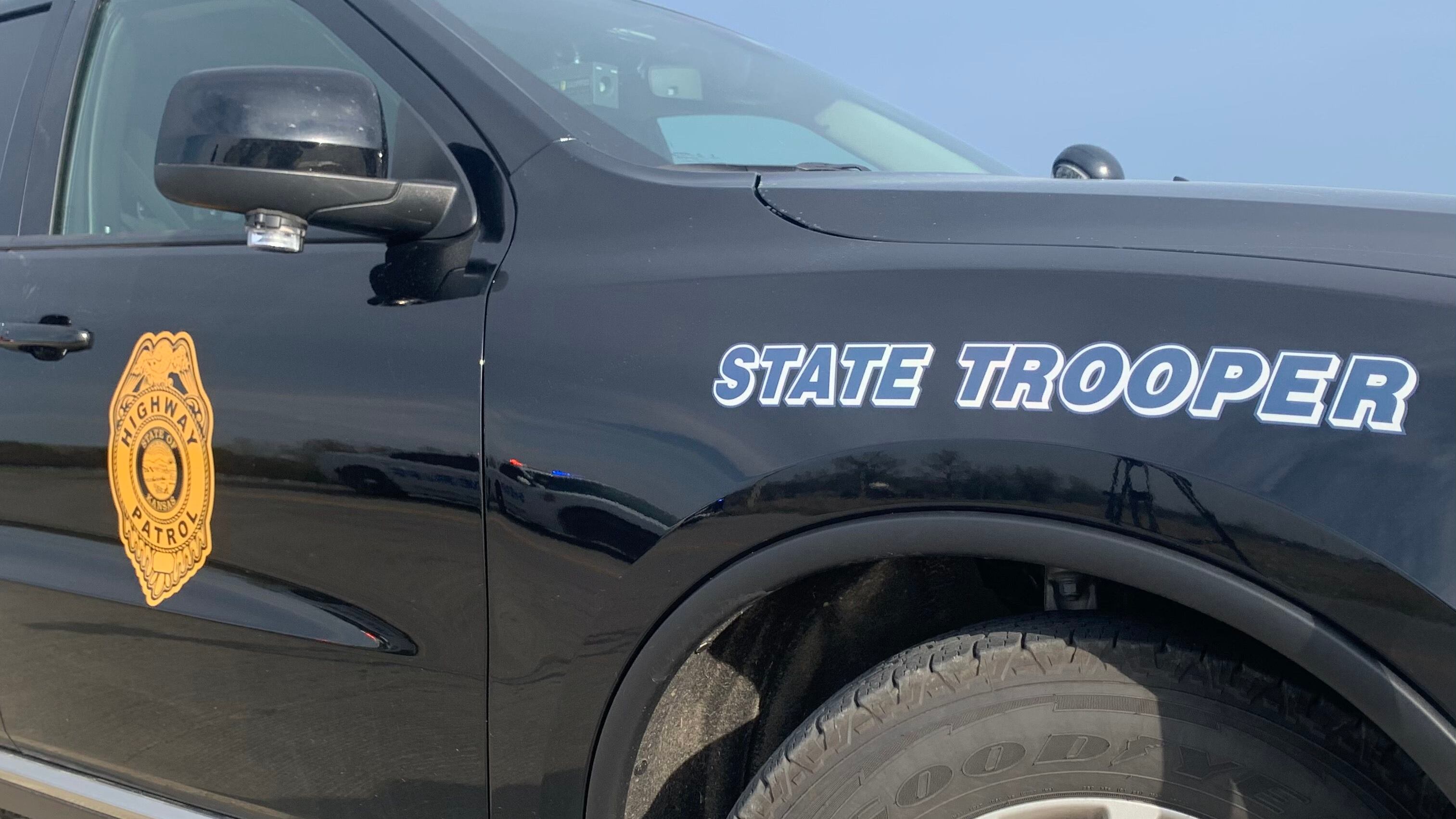 Police chase on I-35 ends with chain-reaction crash involving 4 cars