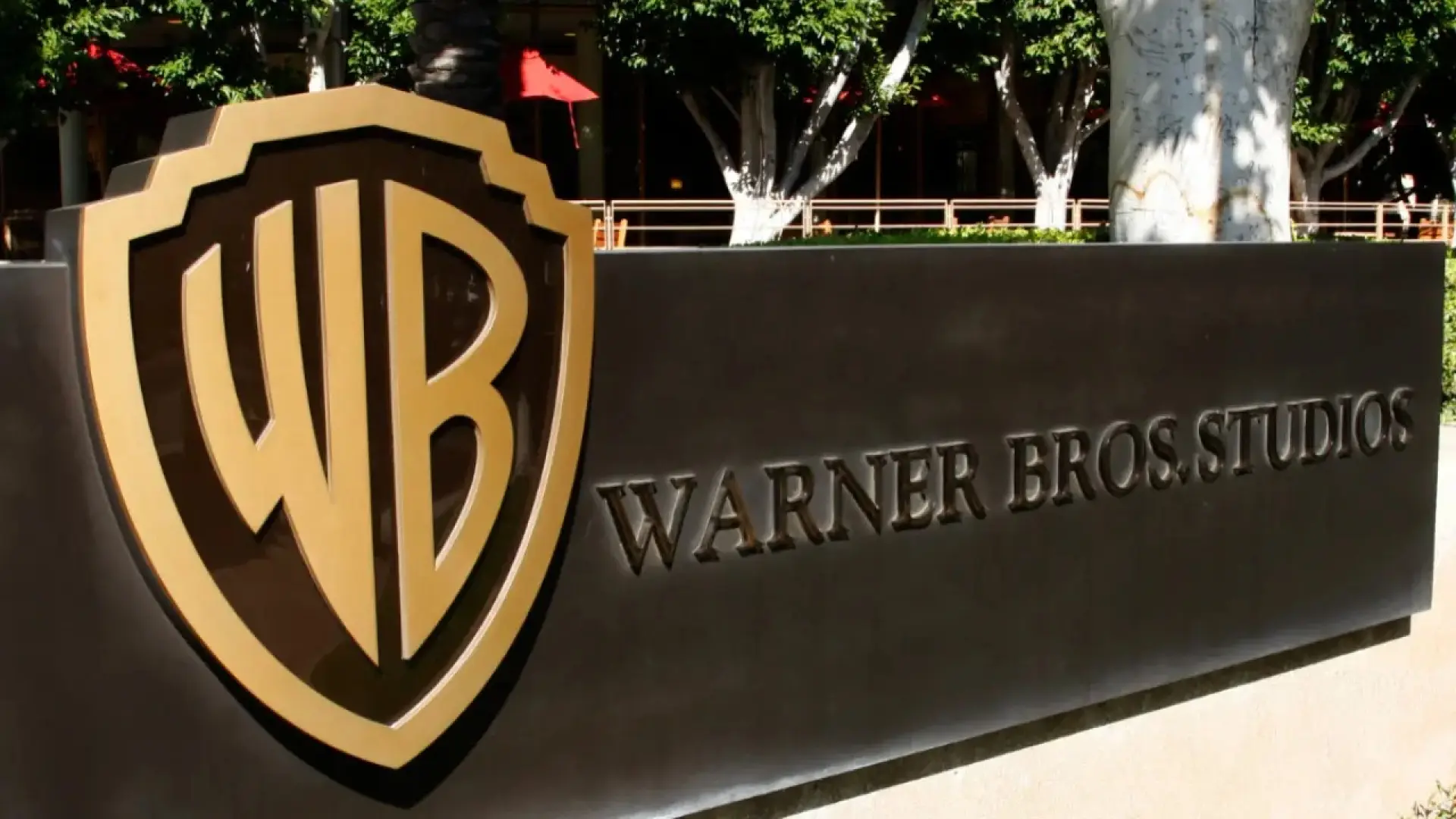 Paramount insiste en que su oferta por Warner es "superior" a la de ...