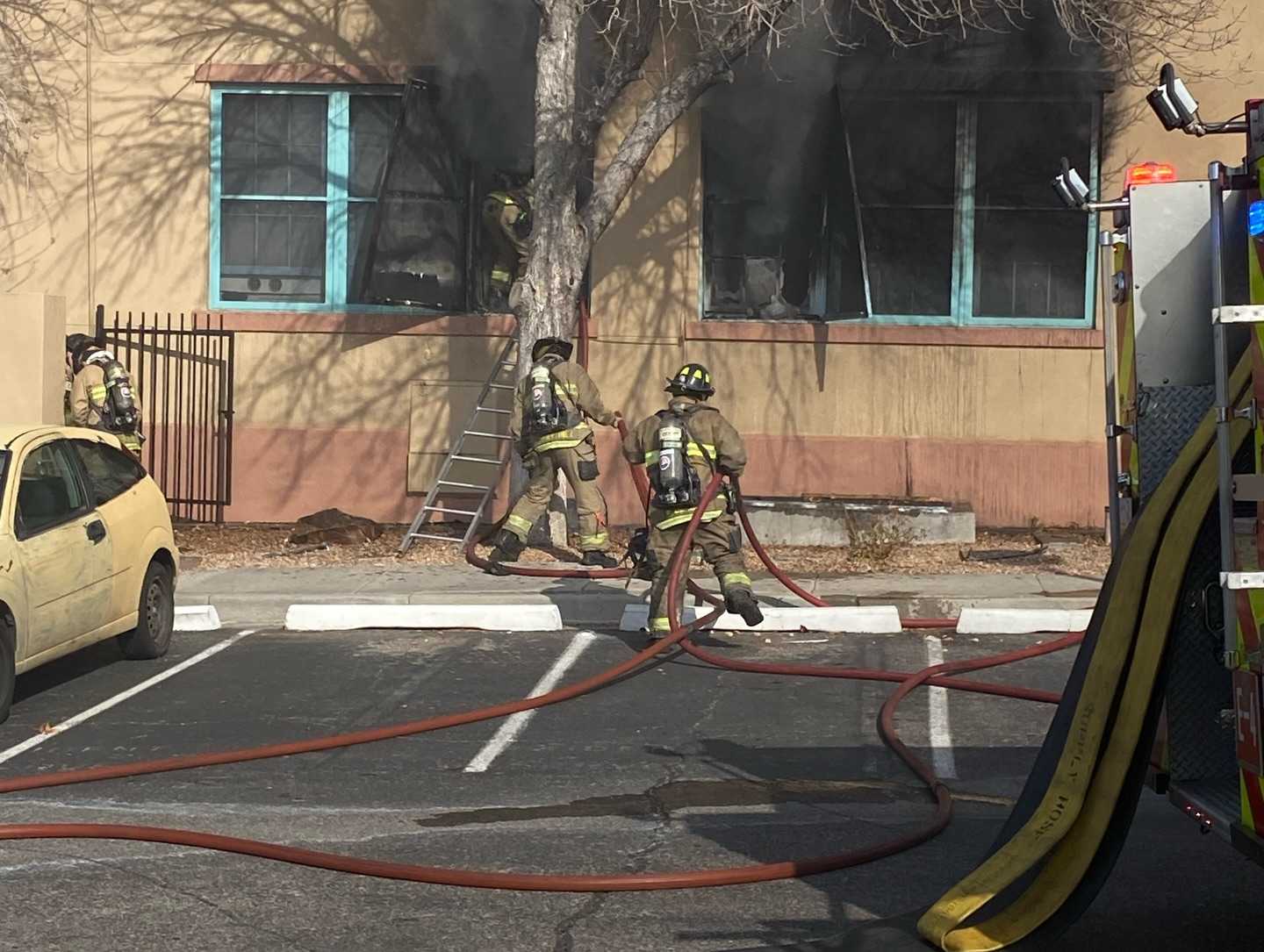 One Dead In Albuquerque Apartment Complex Fire