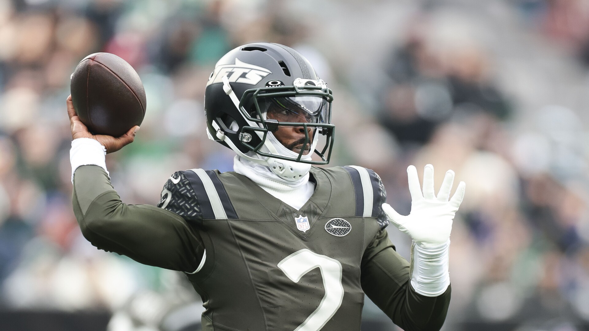 Tyrod Taylor, Justin Fields among 10 Jets who sit out practice