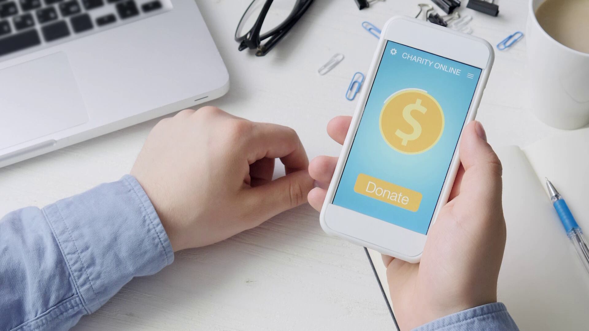 FBI warns of holiday shopping and charity scams targeting online shoppers